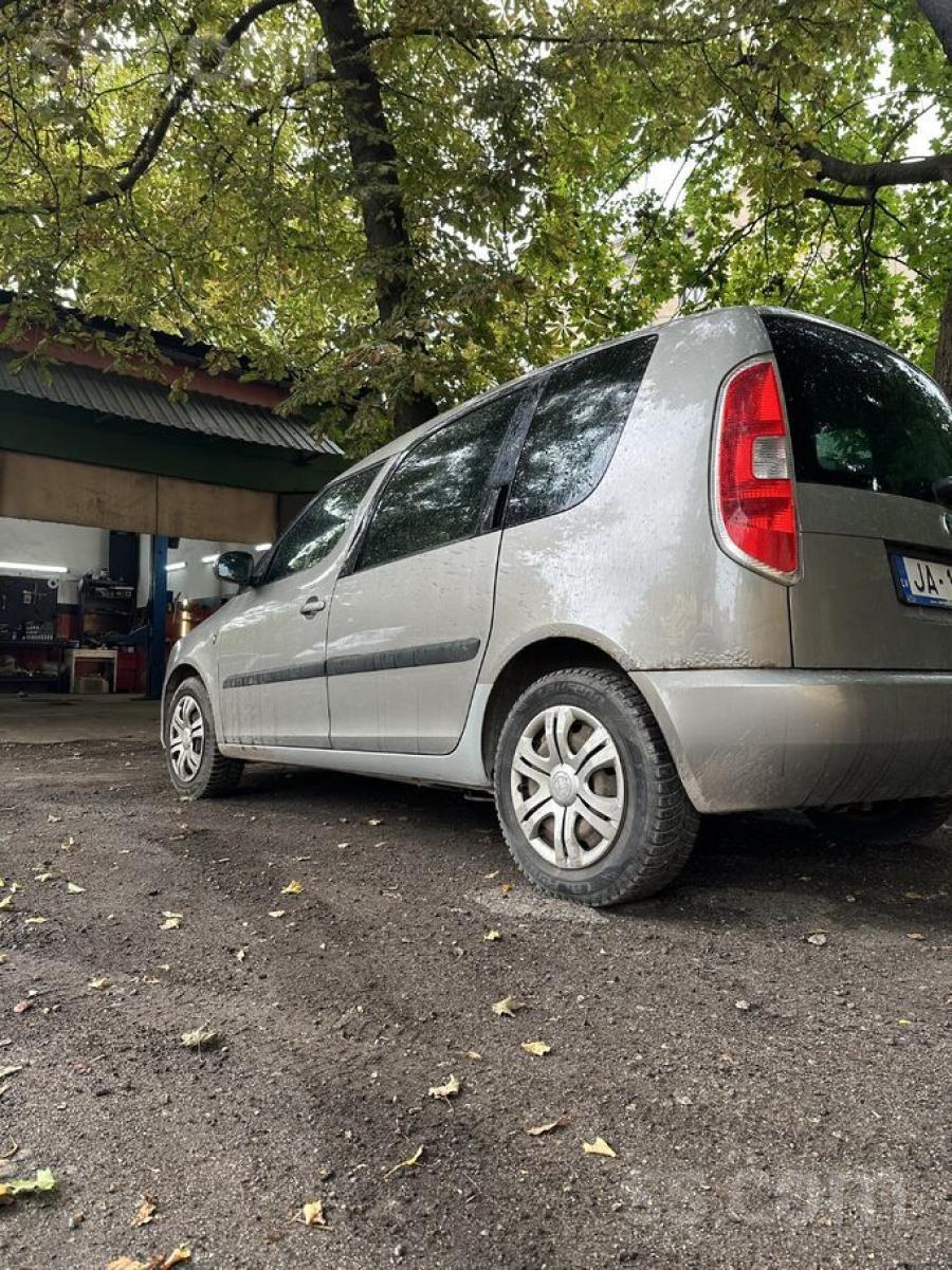 Pelēks Skoda Roomster 2012 Rīga, ar dzinēja tilpumu 1.20 L un nobraukumu 295 tūkst. km par 1800 €, foto 7 vietnē AUTOMOTO.COM.LV