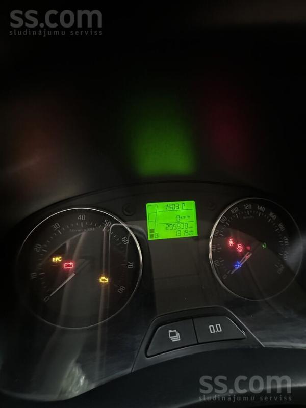 Pelēks Skoda Roomster 2012 Rīga, ar dzinēja tilpumu 1.20 L un nobraukumu 295 tūkst. km par 1800 €, foto 8 vietnē AUTOMOTO.COM.LV