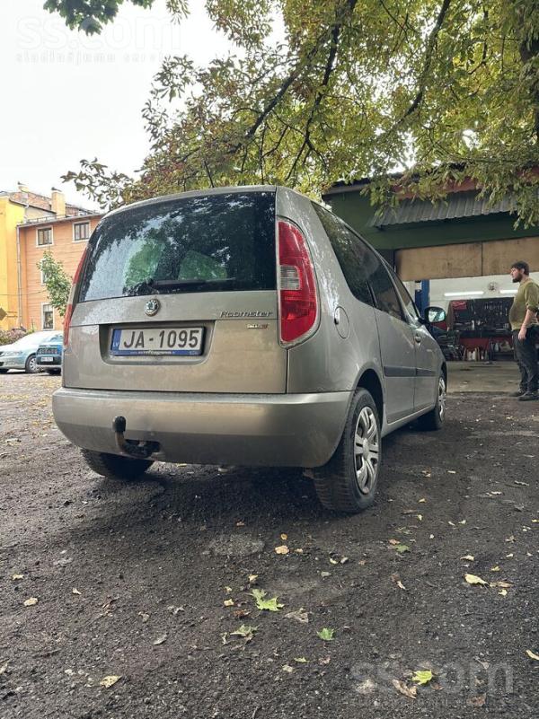 Pelēks Skoda Roomster 2012 Rīga, ar dzinēja tilpumu 1.20 L un nobraukumu 295 tūkst. km par 1800 €, foto 9 vietnē AUTOMOTO.COM.LV