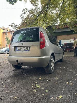 Pelēks Skoda Roomster 2012 Rīga, ar dzinēja tilpumu 1.20 L un nobraukumu 295 tūkst. km par 1800 €, foto 9 vietnē AUTOMOTO.COM.LV