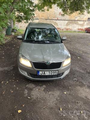 Pelēks Skoda Roomster 2012 Rīga, ar dzinēja tilpumu 1.20 L un nobraukumu 295 tūkst. km par 1800 €, foto 13 vietnē AUTOMOTO.COM.LV