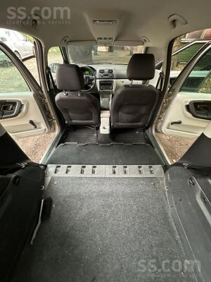 Pelēks Skoda Roomster 2012 Rīga, ar dzinēja tilpumu 1.20 L un nobraukumu 295 tūkst. km par 1800 €, foto 15 vietnē AUTOMOTO.COM.LV