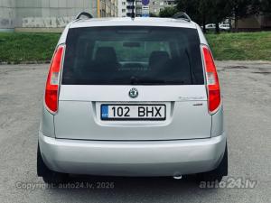 Pelēks Skoda Roomster 2013 Tallina, ar dzinēja tilpumu 1.60 L un nobraukumu 188 tūkst. km par 3290 €, foto 4 vietnē AUTOMOTO.COM.LV