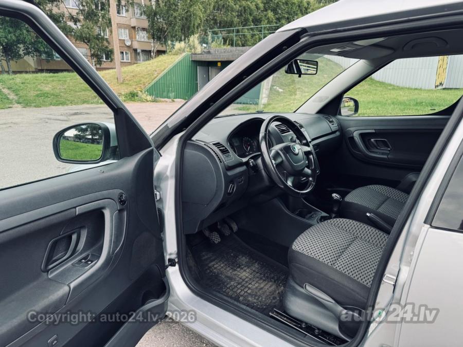Pelēks Skoda Roomster 2013 Tallina, ar dzinēja tilpumu 1.60 L un nobraukumu 188 tūkst. km par 3290 €, foto 8 vietnē AUTOMOTO.COM.LV