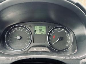Pelēks Skoda Roomster 2013 Tallina, ar dzinēja tilpumu 1.60 L un nobraukumu 188 tūkst. km par 3290 €, foto 14 vietnē AUTOMOTO.COM.LV