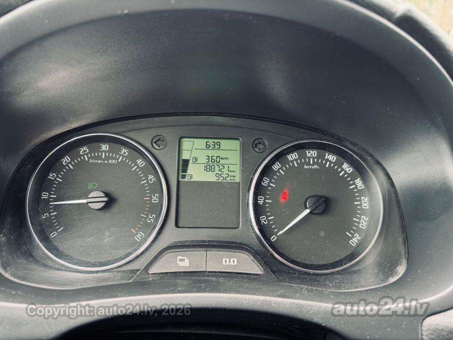 Pelēks Skoda Roomster 2013 Tallina, ar dzinēja tilpumu 1.60 L un nobraukumu 188 tūkst. km par 3290 €, foto 14 vietnē AUTOMOTO.COM.LV