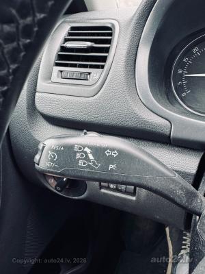 Pelēks Skoda Roomster 2013 Tallina, ar dzinēja tilpumu 1.60 L un nobraukumu 188 tūkst. km par 3290 €, foto 15 vietnē AUTOMOTO.COM.LV