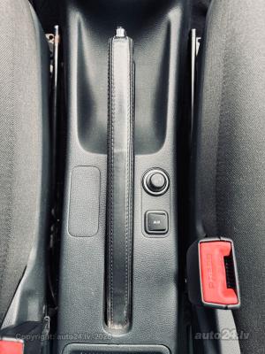 Pelēks Skoda Roomster 2013 Tallina, ar dzinēja tilpumu 1.60 L un nobraukumu 188 tūkst. km par 3290 €, foto 17 vietnē AUTOMOTO.COM.LV