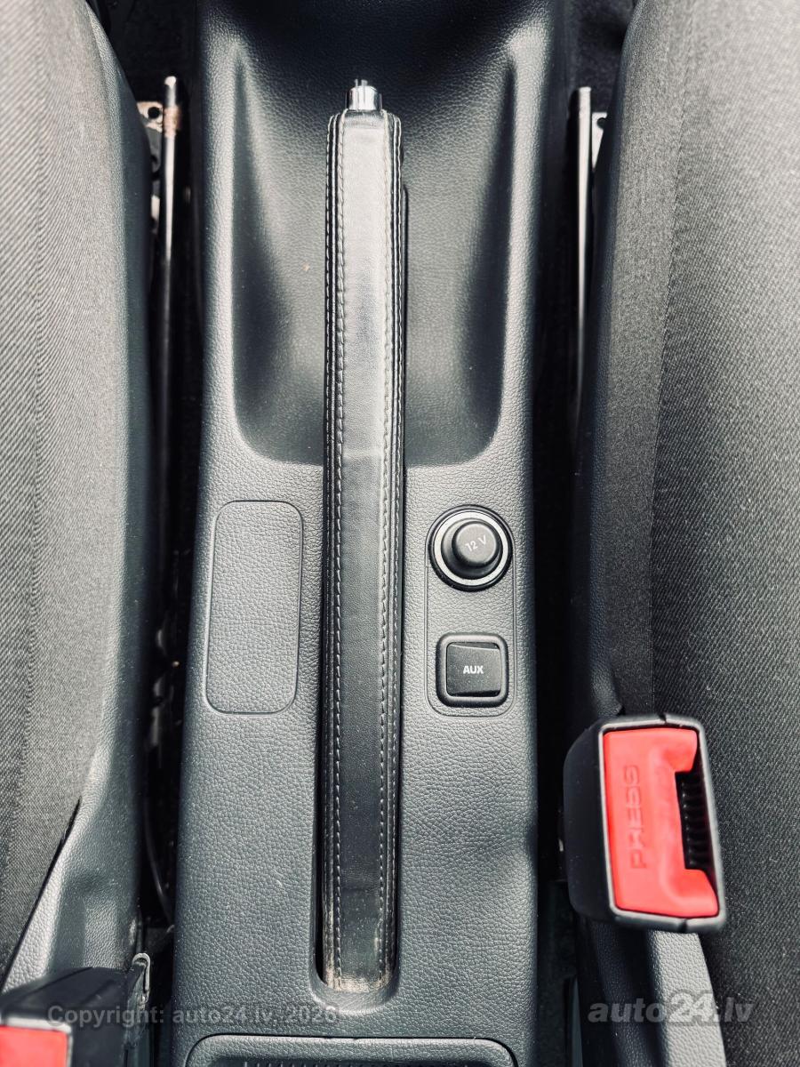 Pelēks Skoda Roomster 2013 Tallina, ar dzinēja tilpumu 1.60 L un nobraukumu 188 tūkst. km par 3290 €, foto 17 vietnē AUTOMOTO.COM.LV