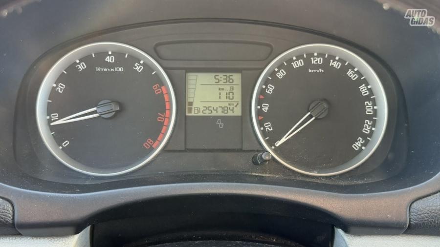 Skoda Roomster 2008 Šauļi, ar dzinēja tilpumu 1.40 L un nobraukumu 260 tūkst. km par 1650 €, foto 13 vietnē AUTOMOTO.COM.LV