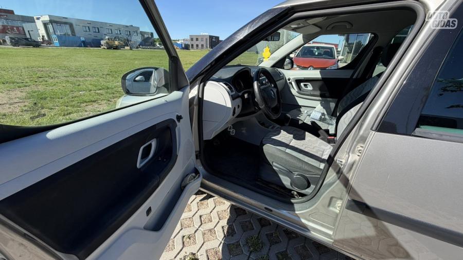 Skoda Roomster 2008 Šauļi, ar dzinēja tilpumu 1.40 L un nobraukumu 260 tūkst. km par 1650 €, foto 8 vietnē AUTOMOTO.COM.LV