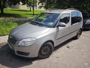 Skoda Roomster 2008 in Vilnius, with an engine capacity of 1.42 L and mileage of 345 thousand km for 999 €, photo  on AUTOMOTO.COM.LV
