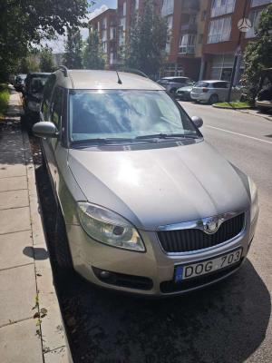 Skoda Roomster 2008 in Vilnius, with an engine capacity of 1.42 L and mileage of 345 thousand km for 999 €, photo 3 on AUTOMOTO.COM.LV