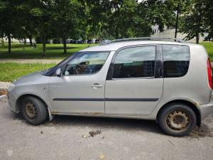Skoda Roomster 2008 in Vilnius, with an engine capacity of 1.42 L and mileage of 345 thousand km for 999 €, photo 11 on AUTOMOTO.COM.LV