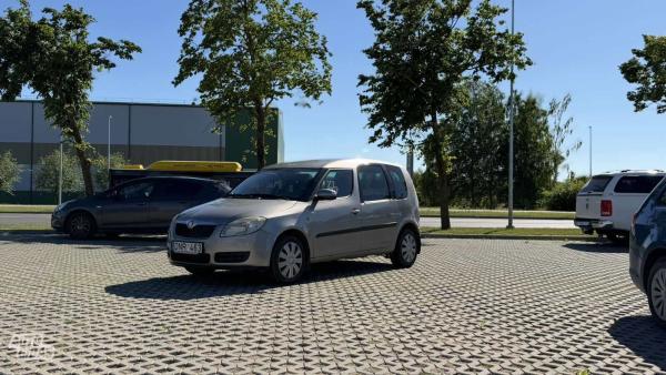 Skoda Roomster 2008 in Siauliai, with an engine capacity of 1.40 L and mileage of 260 thousand km for 1650 €, photo 2 on AUTOMOTO.COM.LV