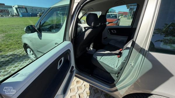 Skoda Roomster 2008 in Siauliai, with an engine capacity of 1.40 L and mileage of 260 thousand km for 1650 €, photo 8 on AUTOMOTO.COM.LV