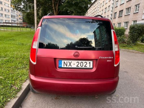 Sarkans Skoda Roomster 2007 Rīga, ar dzinēja tilpumu 1.90 L un nobraukumu 266 tūkst. km par 2000 €, foto 3 vietnē AUTOMOTO.COM.LV