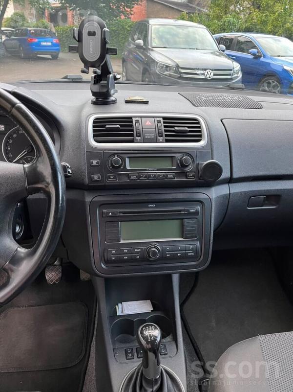 Sarkans Skoda Roomster 2007 Rīga, ar dzinēja tilpumu 1.90 L un nobraukumu 266 tūkst. km par 2000 €, foto 9 vietnē AUTOMOTO.COM.LV
