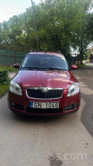 Красный Шкода Румстер 2007 в Рига, объемом двигателя 1.90 л и пробегом 336 тыс. км за 1000 €, фото  на AUTOMOTO.COM.LV