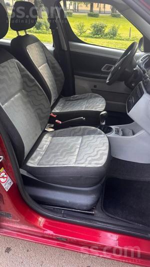 Sarkans Skoda Roomster 2007 Rīga, ar dzinēja tilpumu 1.90 L un nobraukumu 336 tūkst. km par 900 €, foto 12 vietnē AUTOMOTO.COM.LV