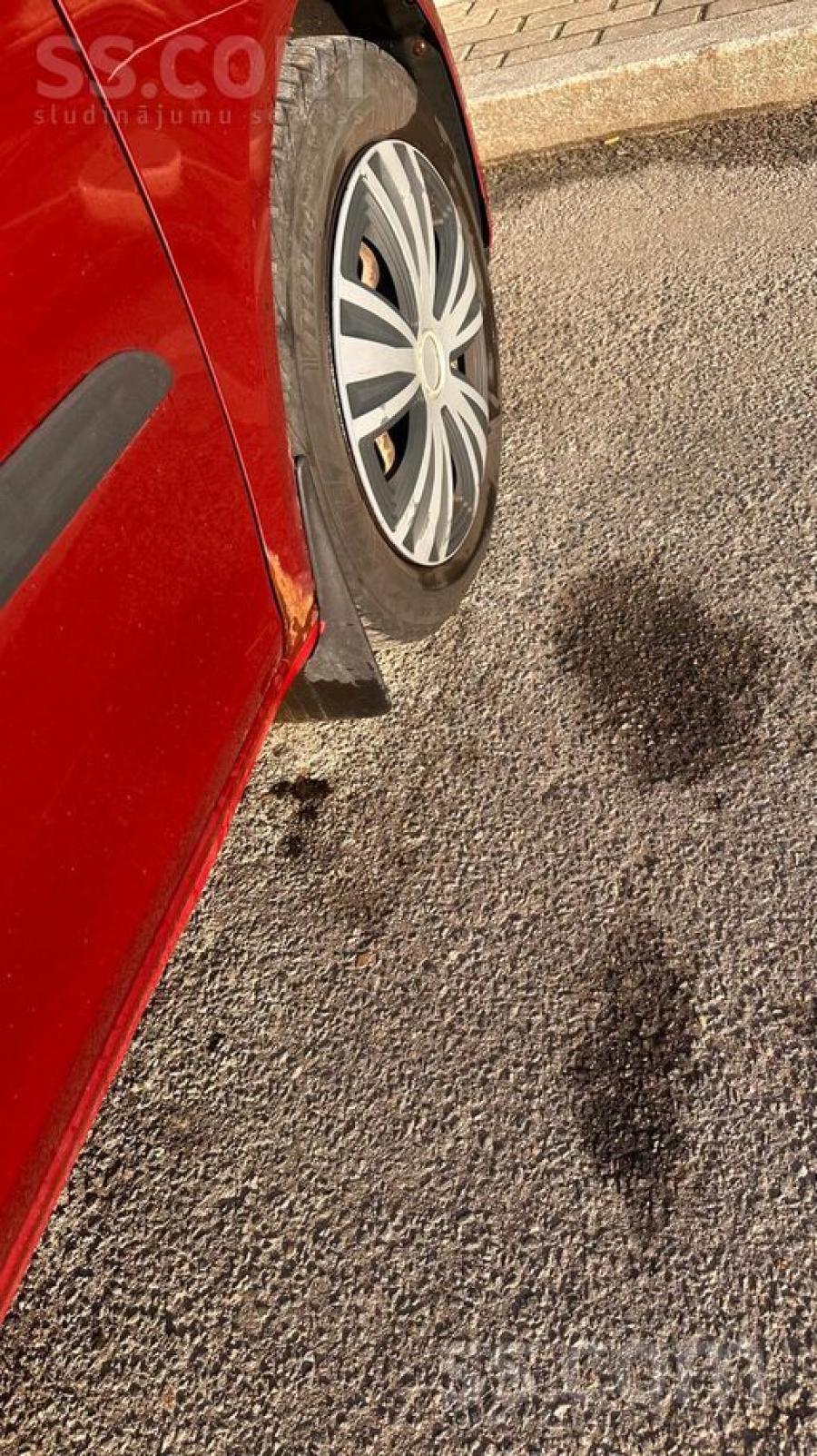 Sarkans Skoda Roomster 2007 Rīga, ar dzinēja tilpumu 1.90 L un nobraukumu 336 tūkst. km par 900 €, foto 13 vietnē AUTOMOTO.COM.LV