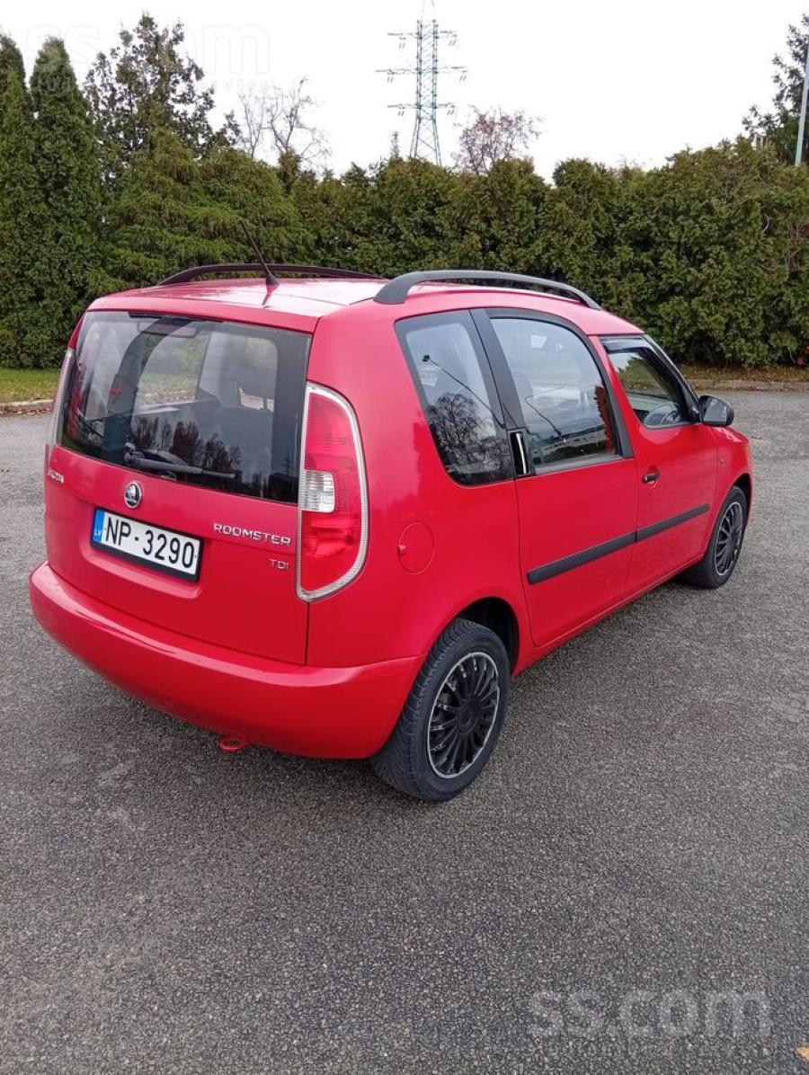 Sarkans Skoda Roomster 2013 Rīga, ar dzinēja tilpumu 1.60 L un nobraukumu 458 tūkst. km par 2500 €, foto 3 vietnē AUTOMOTO.COM.LV