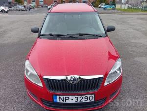 Sarkans Skoda Roomster 2013 Rīga, ar dzinēja tilpumu 1.60 L un nobraukumu 458 tūkst. km par 2500 €, foto 4 vietnē AUTOMOTO.COM.LV