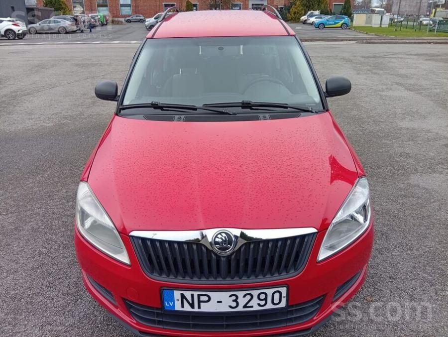 Sarkans Skoda Roomster 2013 Rīga, ar dzinēja tilpumu 1.60 L un nobraukumu 458 tūkst. km par 2500 €, foto 4 vietnē AUTOMOTO.COM.LV