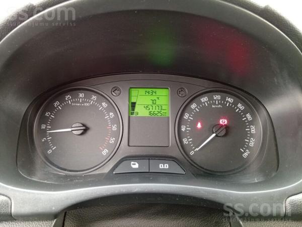 Sarkans Skoda Roomster 2013 Rīga, ar dzinēja tilpumu 1.60 L un nobraukumu 458 tūkst. km par 2500 €, foto 7 vietnē AUTOMOTO.COM.LV