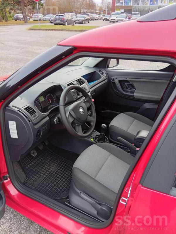 Sarkans Skoda Roomster 2013 Rīga, ar dzinēja tilpumu 1.60 L un nobraukumu 458 tūkst. km par 2500 €, foto 8 vietnē AUTOMOTO.COM.LV
