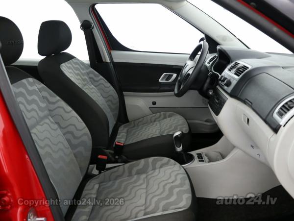Red Skoda Roomster 2006 in Tallinn, with an engine capacity of 1.20 L and mileage of 109 thousand km for 2199 €, photo 6 on AUTOMOTO.COM.LV