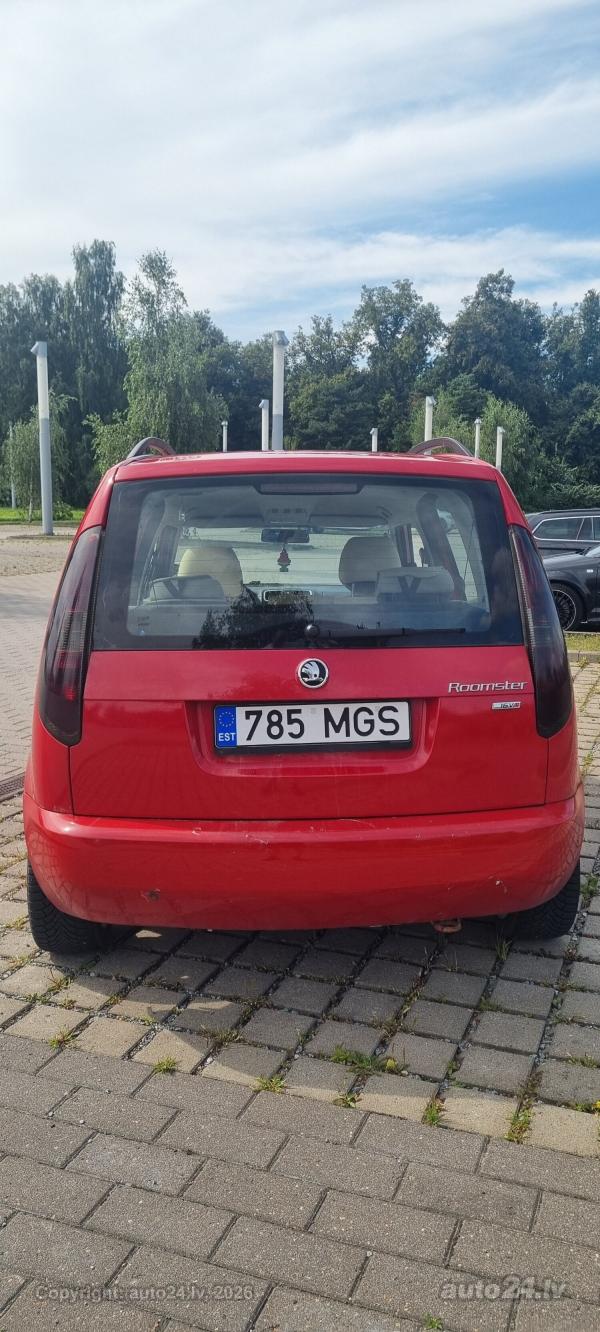 Red Skoda Roomster 2007 in Tallinn, with an engine capacity of 1.60 L and mileage of 373 thousand km for 1999 €, photo 5 on AUTOMOTO.COM.LV