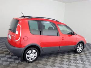 Red Skoda Roomster 2013 in Tallinn, with an engine capacity of 1.20 L and mileage of 204 thousand km for 2699 €, photo 3 on AUTOMOTO.COM.LV