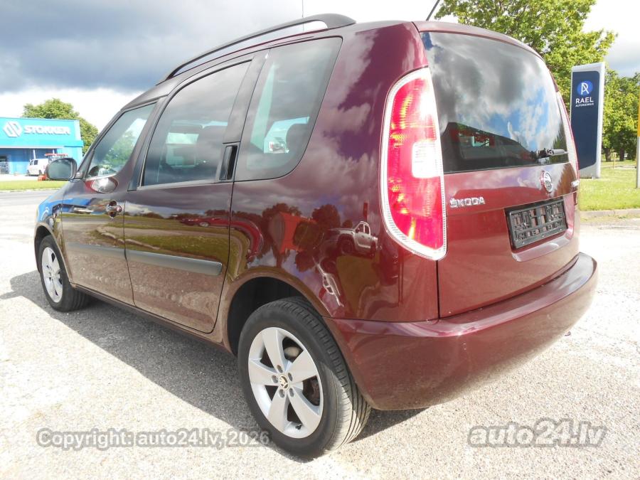 Red Skoda Roomster 2014 in Viljandi, with an engine capacity of 0.00 L and mileage of 224 thousand km for 5290 €, photo 5 on AUTOMOTO.COM.LV