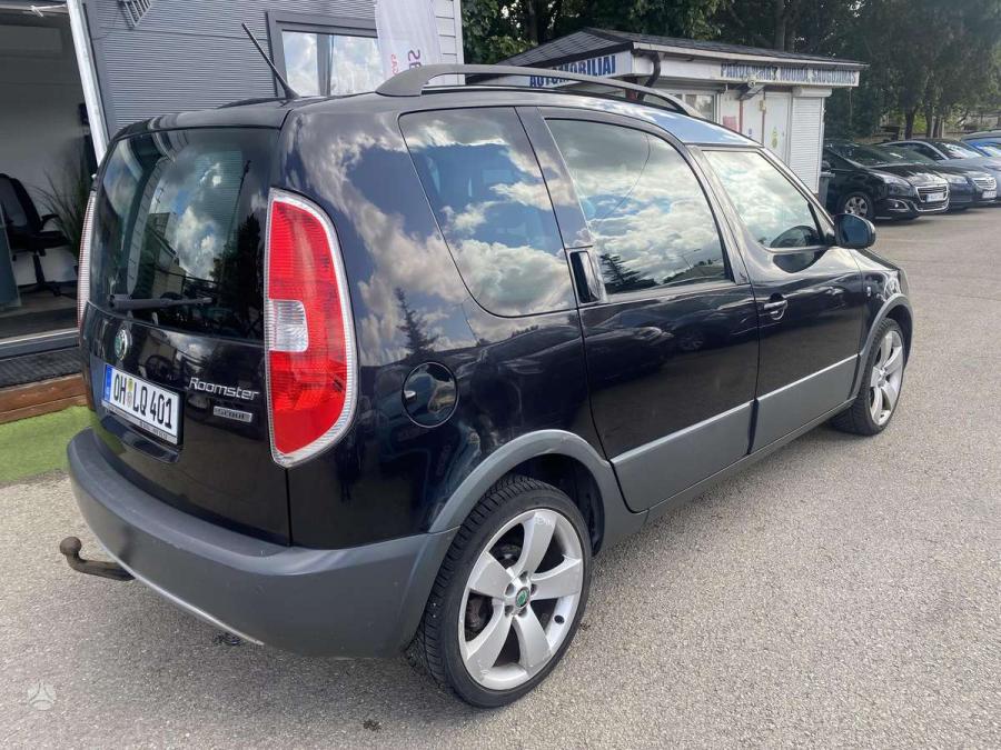 Black Skoda Roomster Scout 2012 in Klaipeda, with an engine capacity of 1.20 L and mileage of 158 thousand km for 3500 €, photo 4 on AUTOMOTO.COM.LV