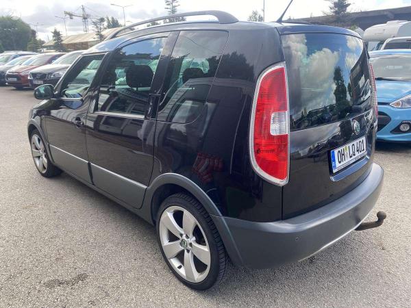 Black Skoda Roomster Scout 2012 in Klaipeda, with an engine capacity of 1.20 L and mileage of 158 thousand km for 3500 €, photo 4 on AUTOMOTO.COM.LV