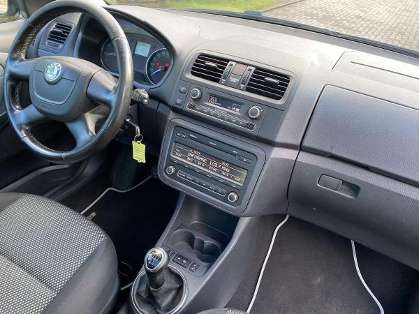 Black Skoda Roomster Scout 2012 in Klaipeda, with an engine capacity of 1.20 L and mileage of 158 thousand km for 3500 €, photo 7 on AUTOMOTO.COM.LV