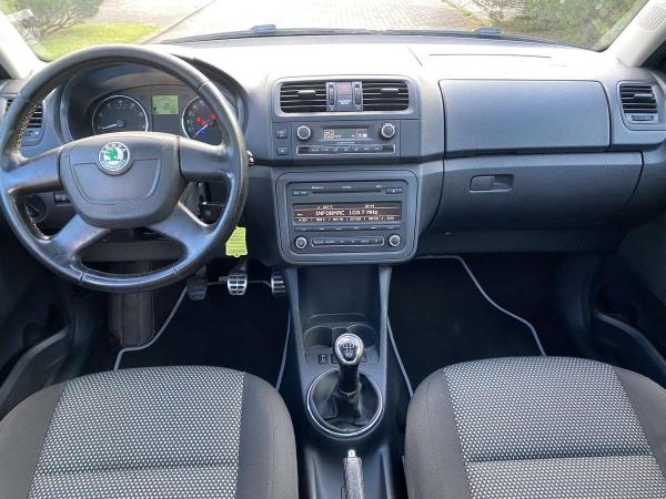 Black Skoda Roomster Scout 2012 in Klaipeda, with an engine capacity of 1.20 L and mileage of 158 thousand km for 3500 €, photo 8 on AUTOMOTO.COM.LV