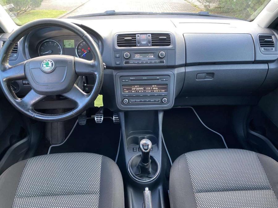 Black Skoda Roomster Scout 2012 in Klaipeda, with an engine capacity of 1.20 L and mileage of 158 thousand km for 3500 €, photo 9 on AUTOMOTO.COM.LV