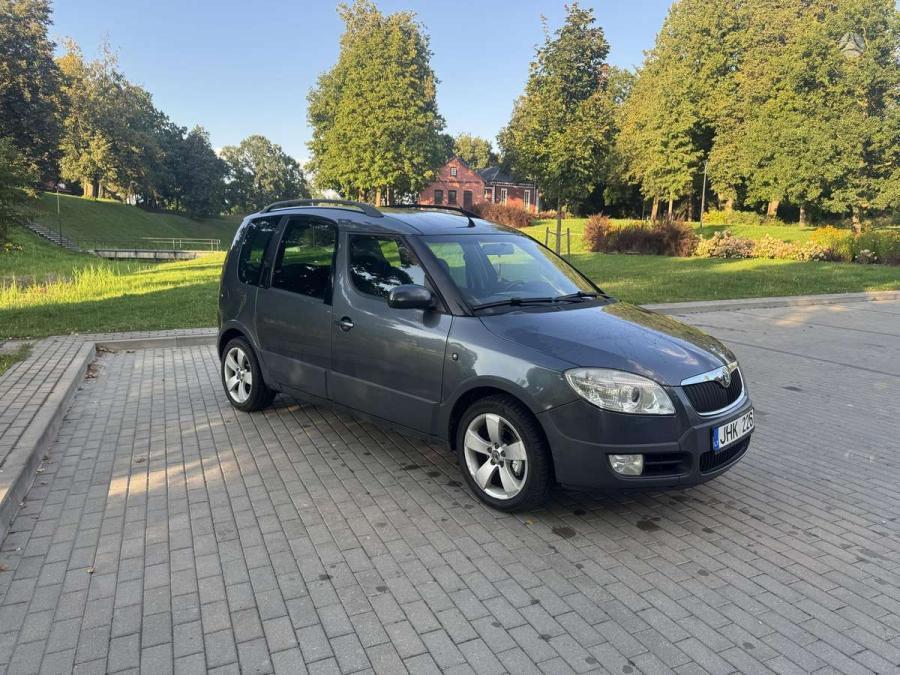 Pelēks Skoda Roomster Scout 2008 Biržai, ar dzinēja tilpumu 1.39 L un nobraukumu 270 tūkst. km par 1550 €, foto 3 vietnē AUTOMOTO.COM.LV