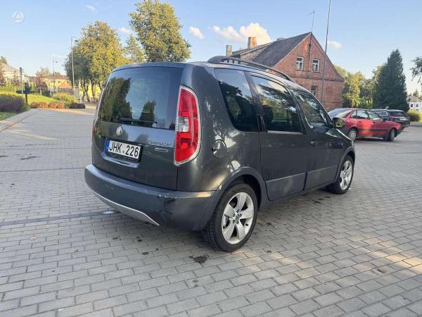 Pelēks Skoda Roomster Scout 2008 Biržai, ar dzinēja tilpumu 1.39 L un nobraukumu 270 tūkst. km par 1550 €, foto 6 vietnē AUTOMOTO.COM.LV