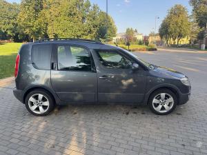 Pelēks Skoda Roomster Scout 2008 Biržai, ar dzinēja tilpumu 1.39 L un nobraukumu 270 tūkst. km par 1550 €, foto 7 vietnē AUTOMOTO.COM.LV
