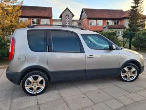 Grey Skoda Roomster Scout 2008 in Klaipeda, with an engine capacity of 1.60 L and mileage of 182 thousand km for 3300 €, photo 4 on AUTOMOTO.COM.LV