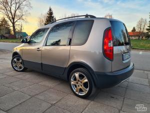 Grey Skoda Roomster Scout 2008 in Klaipeda, with an engine capacity of 1.60 L and mileage of 182 thousand km for 3300 €, photo 5 on AUTOMOTO.COM.LV