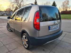 Grey Skoda Roomster Scout 2008 in Klaipeda, with an engine capacity of 1.60 L and mileage of 182 thousand km for 3300 €, photo 9 on AUTOMOTO.COM.LV