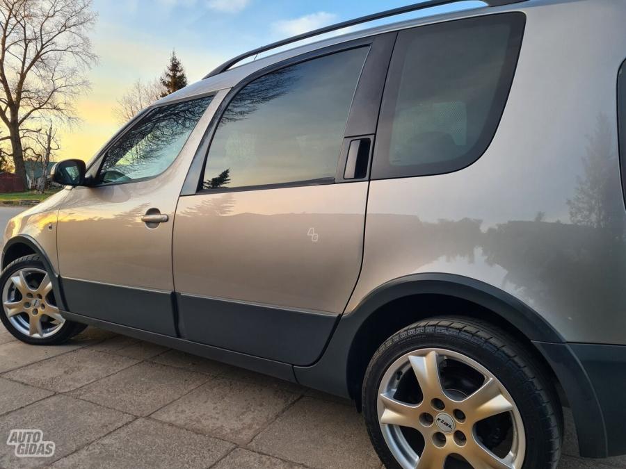 Grey Skoda Roomster Scout 2008 in Klaipeda, with an engine capacity of 1.60 L and mileage of 182 thousand km for 3300 €, photo 30 on AUTOMOTO.COM.LV