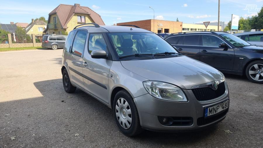 Skoda Roomster 2008 in Siauliai, with an engine capacity of 1.40 L and mileage of 250 thousand km for 750 €, photo 1 on AUTOMOTO.COM.LV