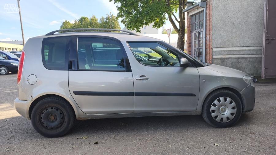 Skoda Roomster 2008 in Siauliai, with an engine capacity of 1.40 L and mileage of 250 thousand km for 750 €, photo 5 on AUTOMOTO.COM.LV