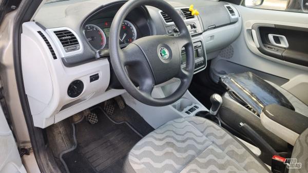 Skoda Roomster 2008 in Siauliai, with an engine capacity of 1.40 L and mileage of 250 thousand km for 750 €, photo 9 on AUTOMOTO.COM.LV