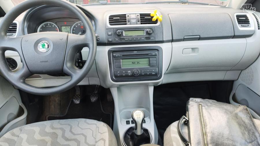 Skoda Roomster 2008 in Siauliai, with an engine capacity of 1.40 L and mileage of 250 thousand km for 750 €, photo 10 on AUTOMOTO.COM.LV